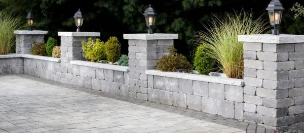 WESTON STONE™ RETAINING WALL